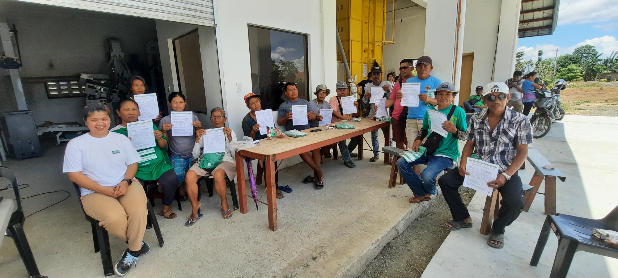 IRRI and DA reach more farmers through cluster approach | International ...